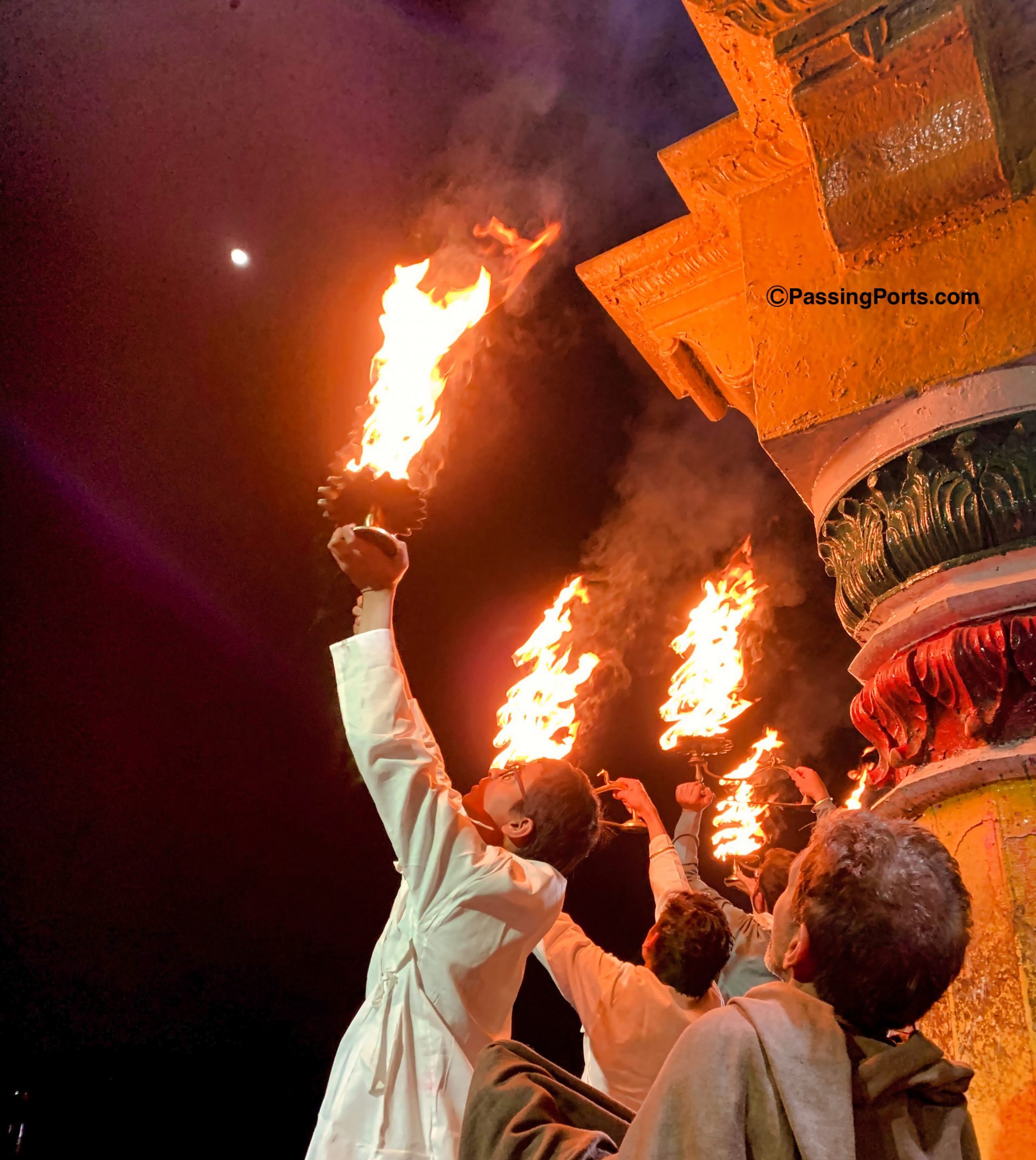 Celebrating Holi festival in Mathura and Vrindavan - Passing Ports